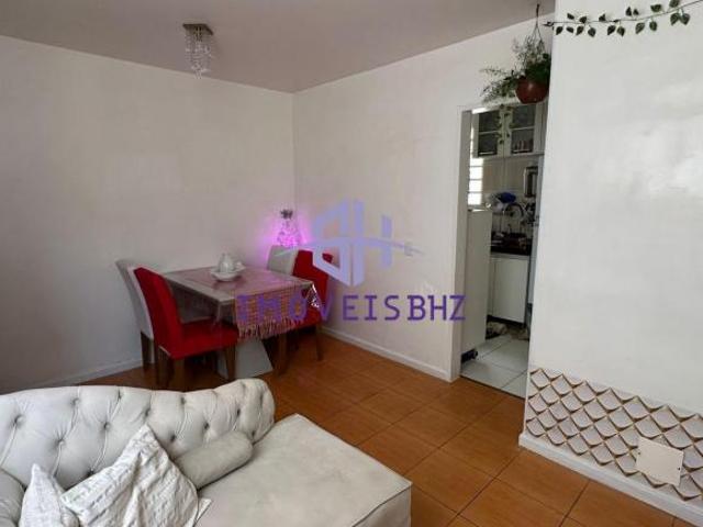 Apartamento com 3 Quartos e 1 banheiro à Venda, 57 m² por R$ 330.000