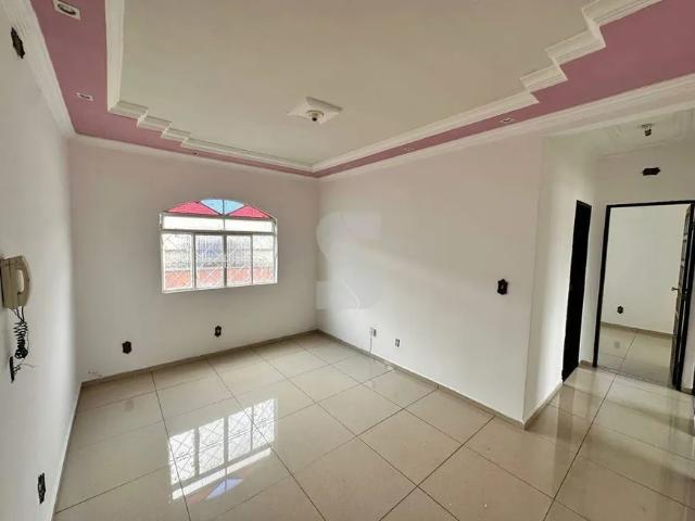 Apartamento com 3 Quartos e 1 banheiro à Venda, 58 m² por R$ 200.000
