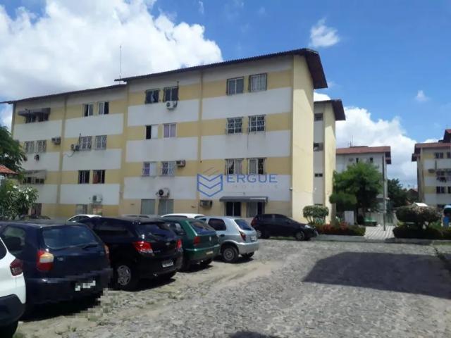 Apartamento com 3 Quartos e 1 banheiro à Venda, 51 m² por R$ 124.000