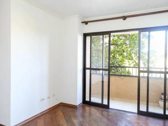 Apartamento com 3 Quartos e 1 banheiro à Venda, 64 m² por R$ 300.000