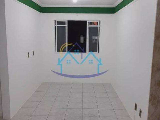 Apartamento com 3 Quartos e 1 banheiro à Venda, 65 m² por R$ 160.000