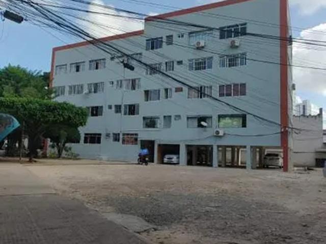 Apartamento com 3 Quartos e 1 banheiro à Venda, 65 m² por R$ 200.000