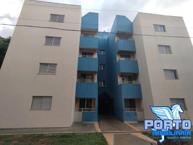Apartamento com 3 Quartos e 1 banheiro à Venda, 65 m² por R$ 275.000