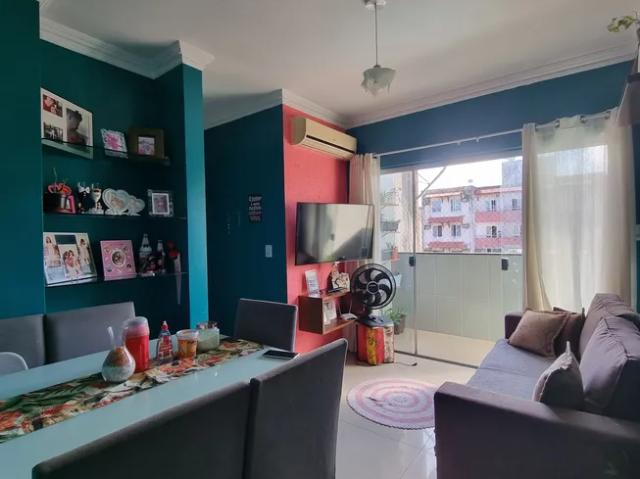 Apartamento com 3 Quartos e 1 banheiro à Venda, 67 m² por R$ 200.000