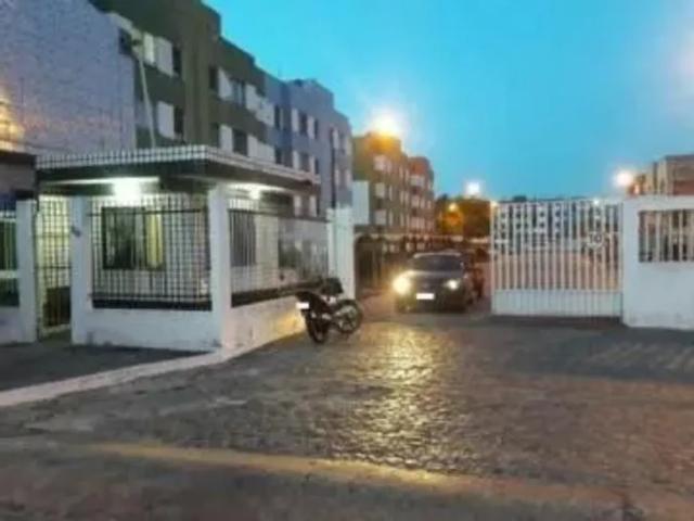Apartamento com 3 Quartos e 1 banheiro à Venda, 69 m² por R$ 119.000