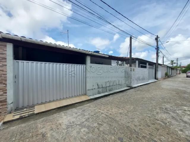 Apartamento com 3 Quartos e 1 banheiro à Venda, 60 m² por R$ 180.000