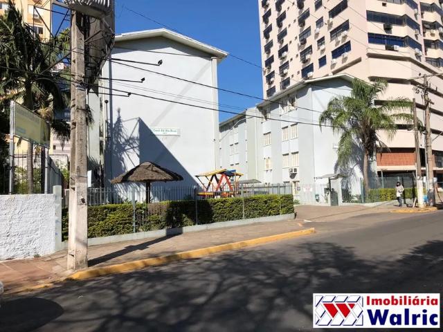 Apartamento com 3 Quartos e 1 banheiro à Venda, 60 m² por R$ 195.000