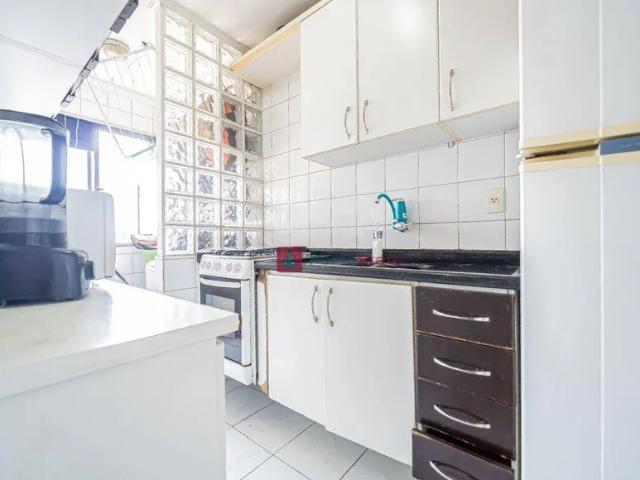 Apartamento com 3 Quartos e 1 banheiro à Venda, 62 m² por R$ 360.000