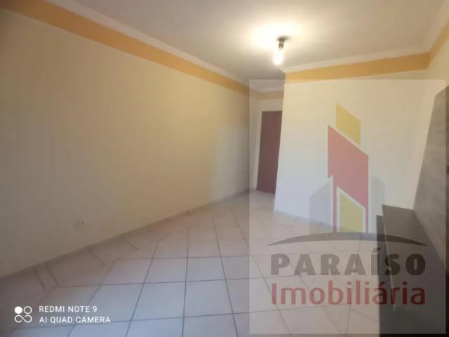 Apartamento com 3 Quartos e 1 banheiro à Venda, 62 m² por R$ 380.000