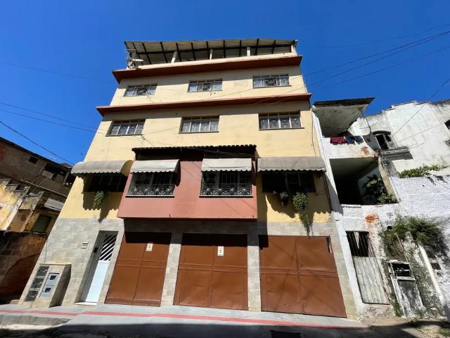 Apartamento com 3 Quartos e 1 banheiro à Venda, 75 m² por R$ 295.000