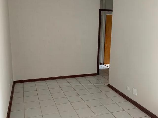 Apartamento com 3 Quartos e 1 banheiro à Venda, 76 m² por R$ 210.000
