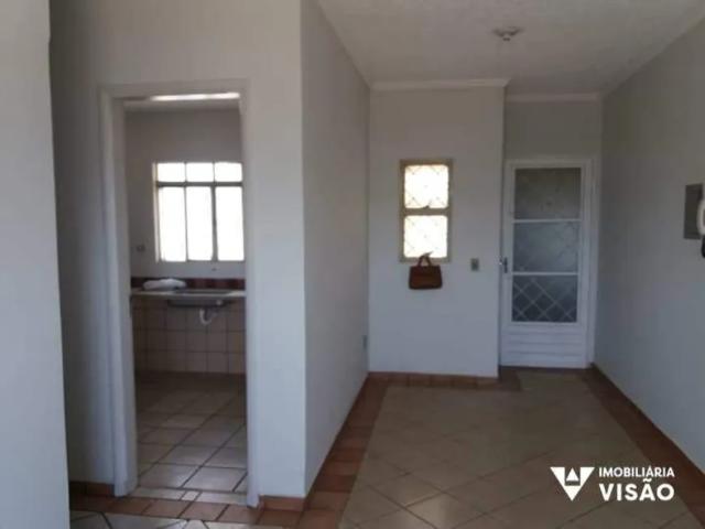 Apartamento com 3 Quartos e 1 banheiro à Venda, 79 m² por R$ 135.000