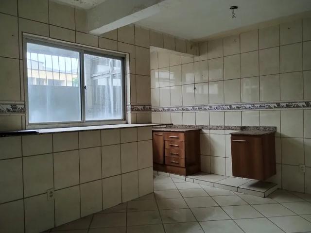 Apartamento com 3 Quartos e 1 banheiro à Venda, 70 m² por R$ 165.000