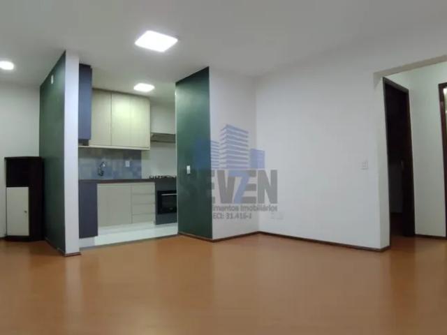 Apartamento com 3 Quartos e 1 banheiro à Venda, 70 m² por R$ 270.000