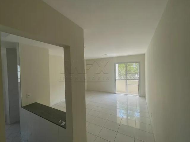 Apartamento com 3 Quartos e 1 banheiro à Venda, 70 m² por R$ 280.000