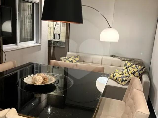 Apartamento com 3 Quartos e 1 banheiro à Venda, 85 m² por R$ 985.000