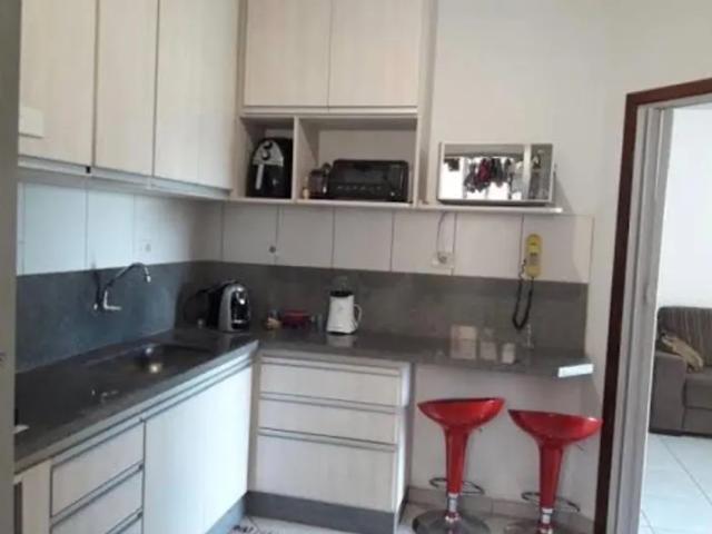 Apartamento com 3 Quartos e 1 banheiro à Venda, 80 m² por R$ 350.000