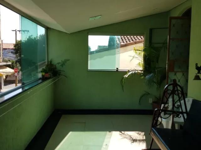 Apartamento com 3 Quartos e 1 banheiro à Venda, 90 m² por R$ 295.000