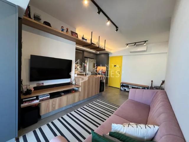 Apartamento com 3 Quartos e 1 banheiro para Alugar, 93 m² por R$ 6.400/Mês