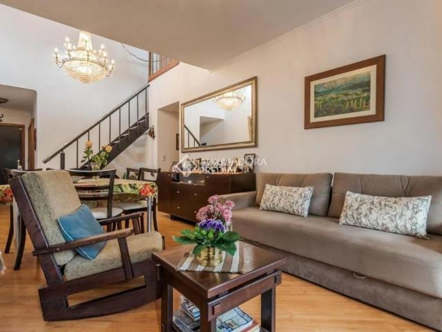 Apartamento com 3 quartos e 206m² para alugar em Petrópolis, Porto Alegre