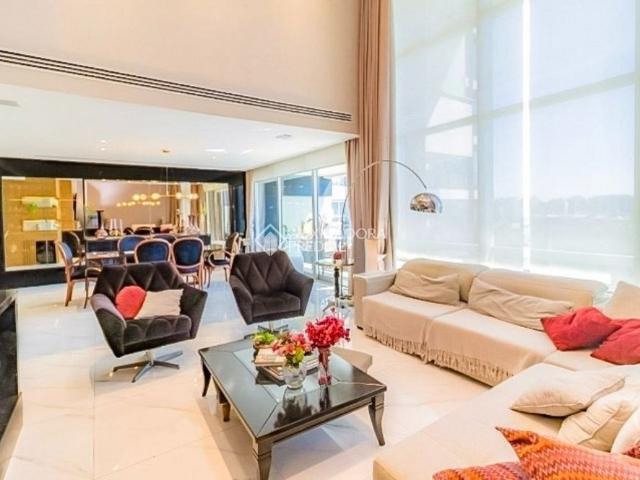 Apartamento com 3 quartos e 226m² para alugar em Jardim Europa, Porto Alegre