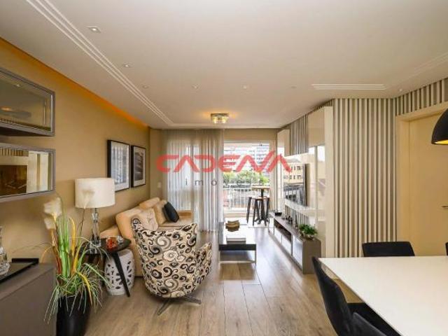 Apartamento com 3 quartos e 2 vagas à venda no Água Verde