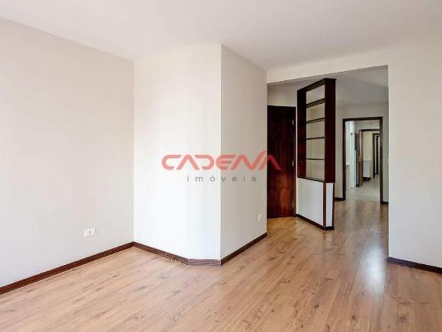 Apartamento com 3 quartos e 2 vagas à venda no Bigorrilho