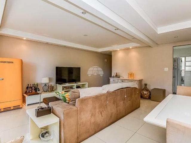 Apartamento com 3 Quartos e 2 Vagas de Garagem no Água Verde