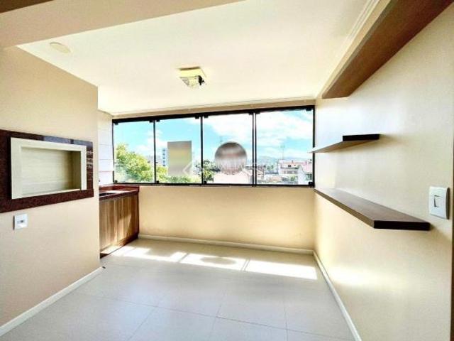 Apartamento com 3 quartos e 2 vagas de garagem no bairro Tristeza