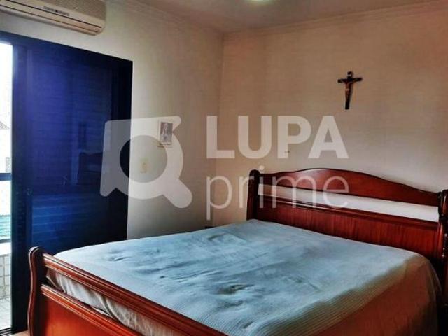 APARTAMENTO COM 3 QUARTOS E 2 VAGAS DE GARAGEM À VENDA NA FREGUESIA DO Ó