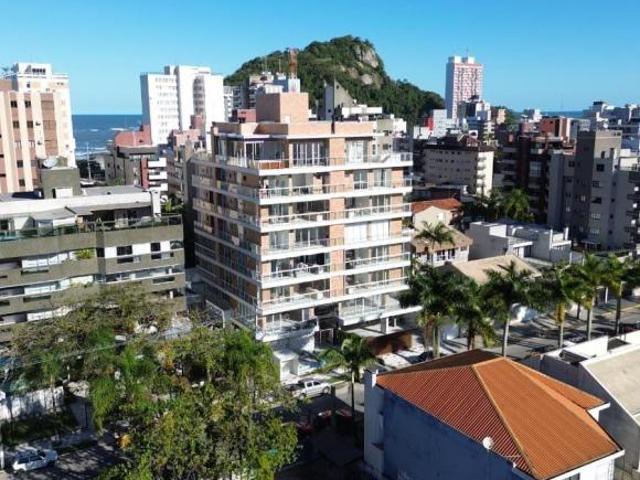 Apartamento com 3 quartos e 2 vagas em Caiobá
