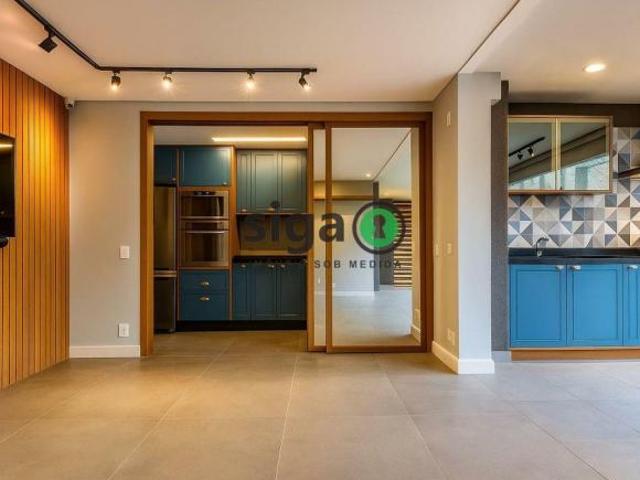 Apartamento com 3 quartos e 2 vagas na Vila Nova Conceição próximo ao parque Ibirapuera