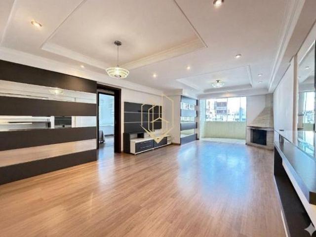 Apartamento com 3 quartos e 2 vagas na Vila Izabel