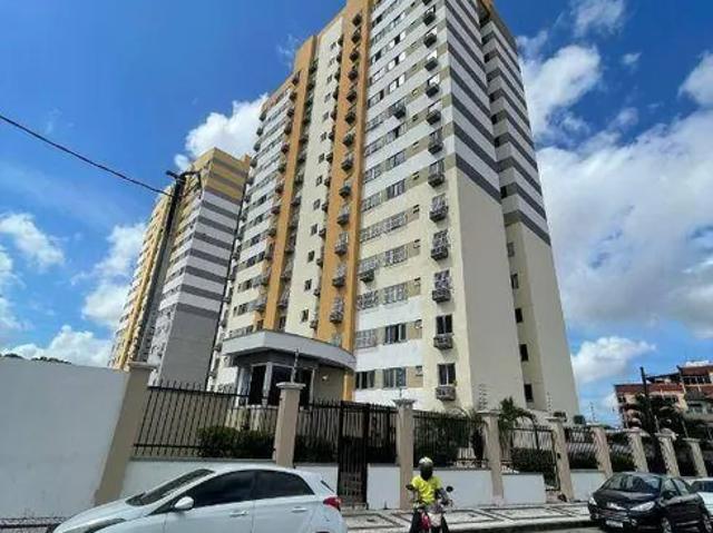 Apartamento com 3 Quartos e 2 banheiros à Venda, 52 m² por R$ 229.000