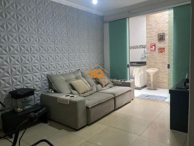 Apartamento com 3 Quartos e 2 banheiros à Venda, 54 m² por R$ 340.000