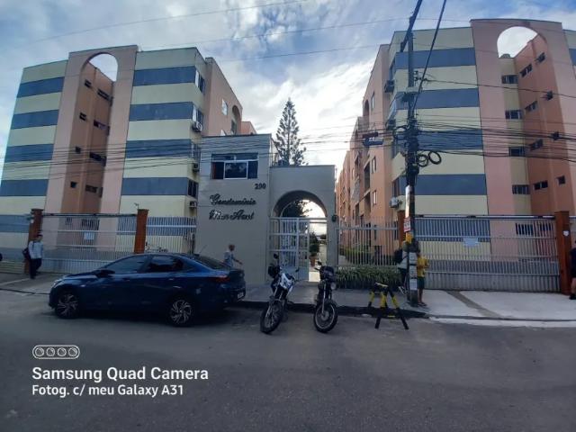 Apartamento com 3 Quartos e 2 banheiros à Venda, 56 m² por R$ 135.000