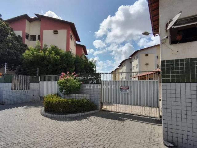 Apartamento com 3 Quartos e 2 banheiros à Venda, 60 m² por R$ 200.000