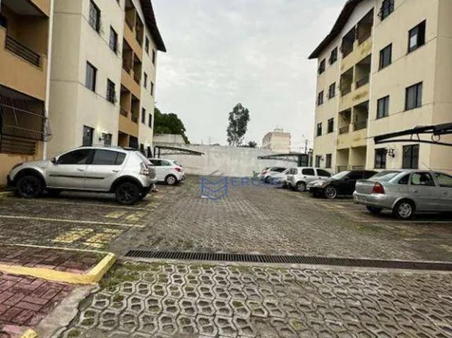 Apartamento com 3 Quartos e 2 banheiros à Venda, 60 m² por R$ 230.000