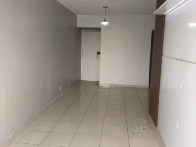 Apartamento com 3 Quartos e 2 banheiros à Venda, 61 m² por R$ 247.000