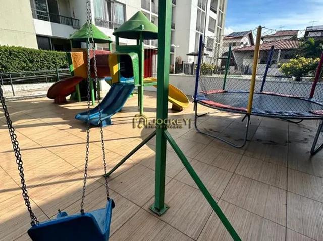 Apartamento com 3 Quartos e 2 banheiros à Venda, 62 m² por R$ 289.000