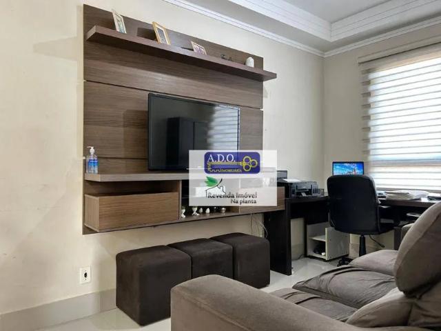 Apartamento com 3 Quartos e 2 banheiros à Venda, 62 m² por R$ 340.000