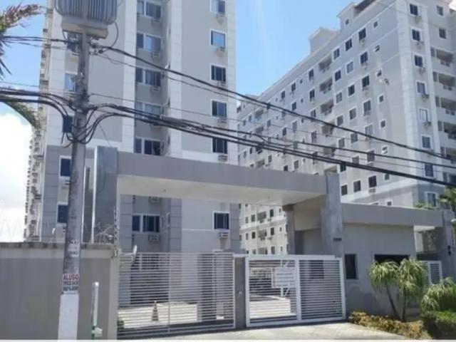 Apartamento com 3 Quartos e 2 banheiros à Venda, 67 m² por R$ 270.000