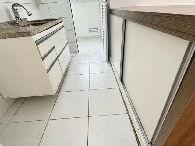 Apartamento com 3 Quartos e 2 banheiros à Venda, 67 m² por R$ 515.000