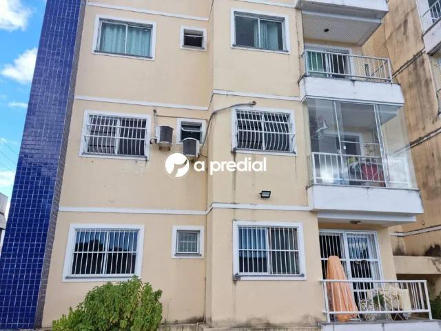 Apartamento com 3 Quartos e 2 banheiros à Venda, 64 m² por R$ 170.000