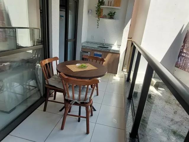 Apartamento com 3 Quartos e 2 banheiros à Venda, 65 m² por R$ 299.000