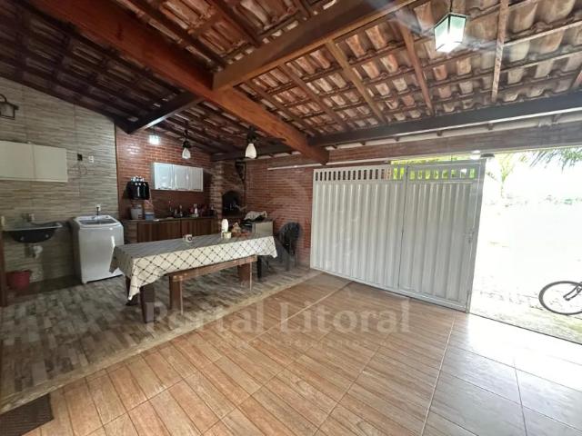 Apartamento com 3 Quartos e 2 banheiros à Venda, 65 m² por R$ 230.000
