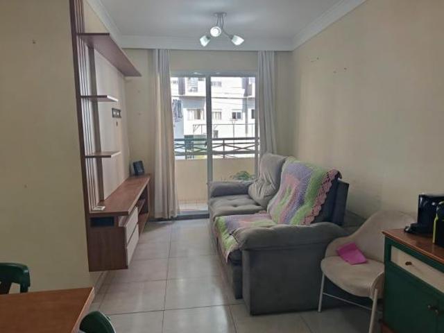Apartamento com 3 Quartos e 2 banheiros à Venda, 65 m² por R$ 650.000