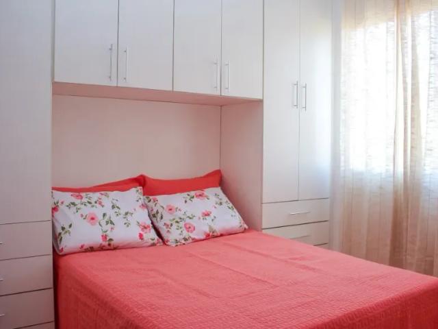 Apartamento com 3 Quartos e 2 banheiros à Venda, 66 m² por R$ 150.000