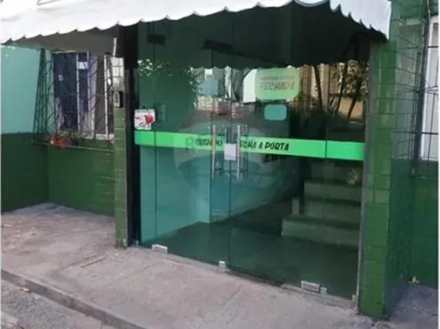 Apartamento com 3 Quartos e 2 banheiros à Venda, 68 m² por R$ 180.000