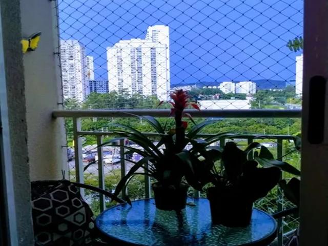 Apartamento com 3 Quartos e 2 banheiros à Venda, 68 m² por R$ 427.000